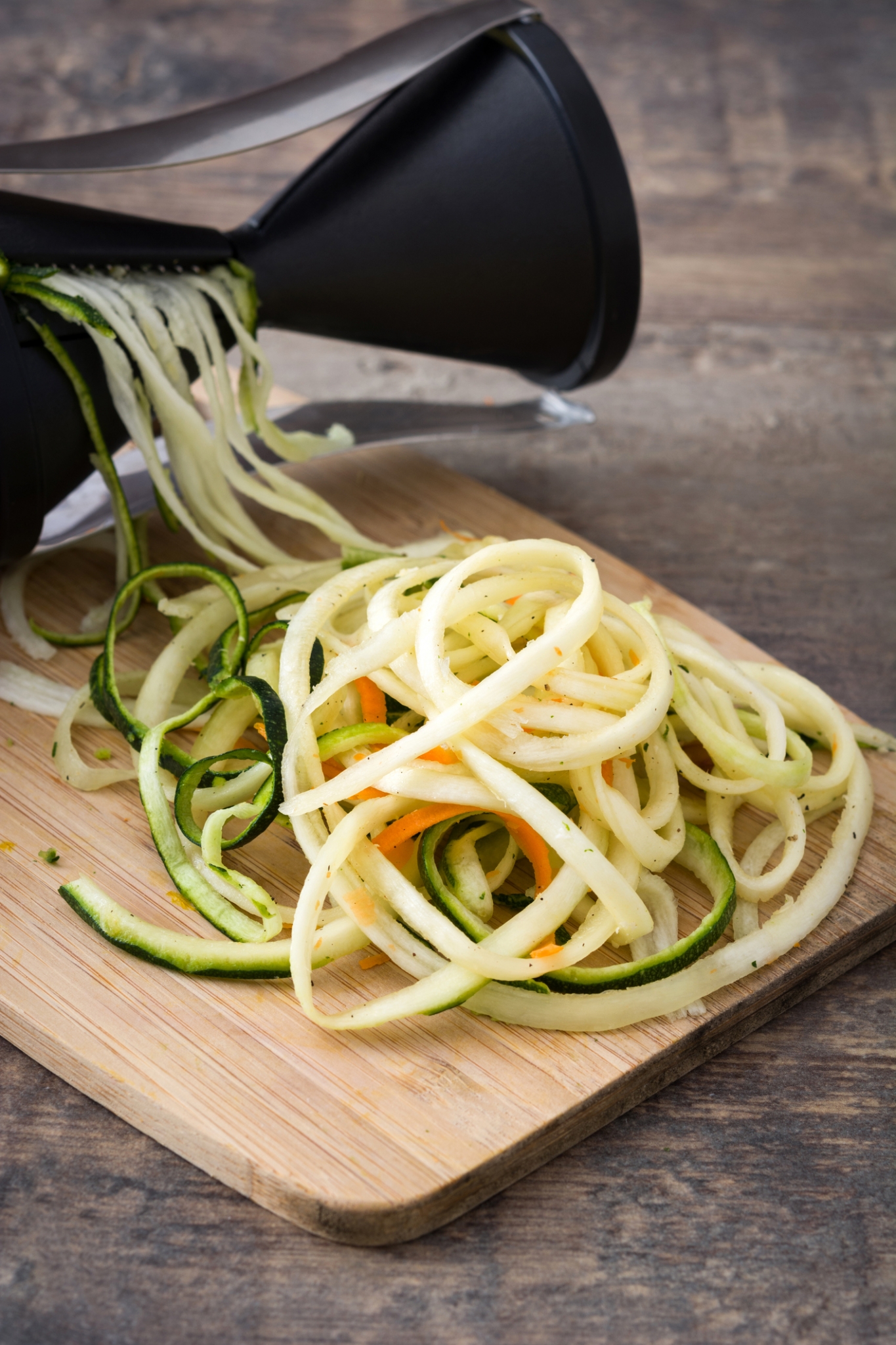 CURLY COOKING - how to use a spiralizer and what to make - Calgary Avansino
